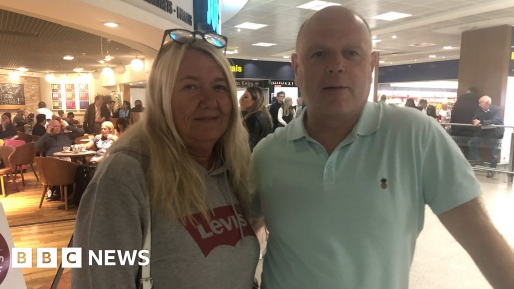 Thomas Cook's last flight: 'The staff were crying and it was very ...