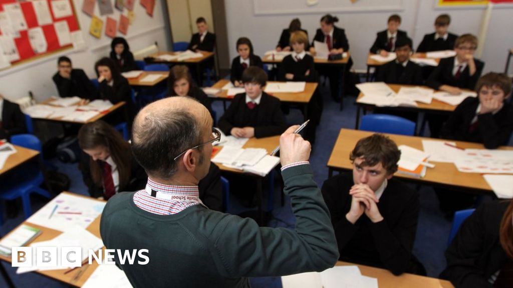 General election 2019: Labour pledges to cap class sizes at 30 pupils ...