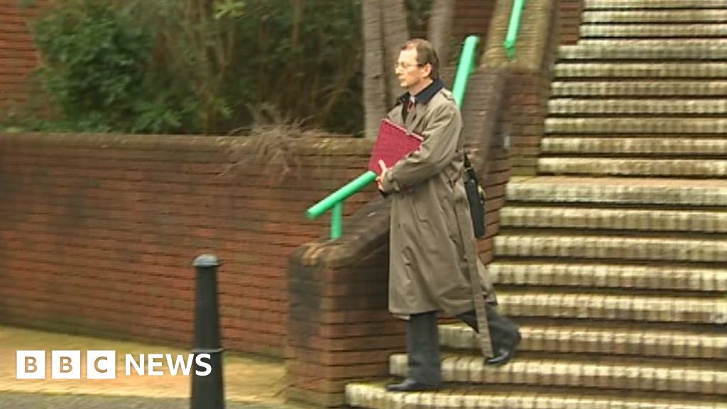 Grape choke girl Jasmine Lapsley care 'withdrawn early' - BBC News