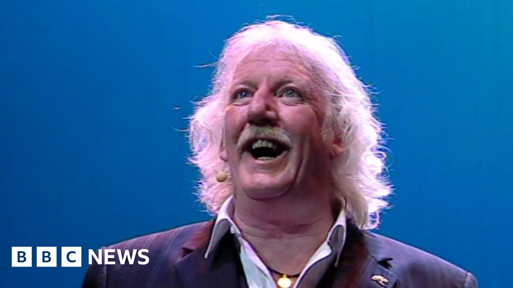 Brendan Healy: Stars in Newcastle for funeral of comic - BBC News