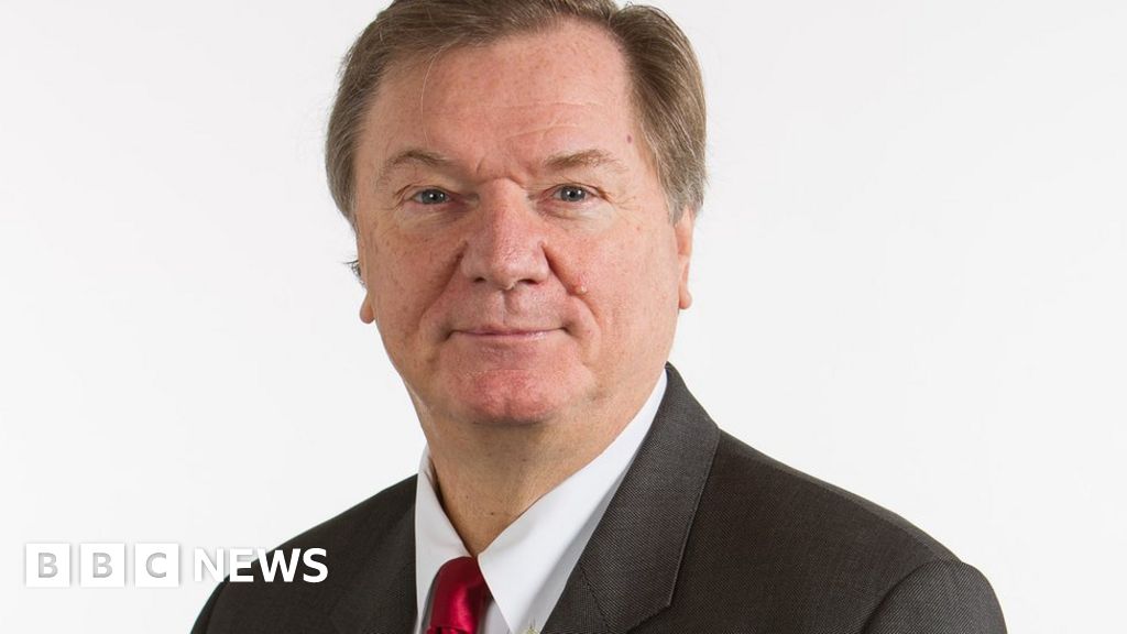 Labour MP Graham Allen to step down due to ill health - BBC News