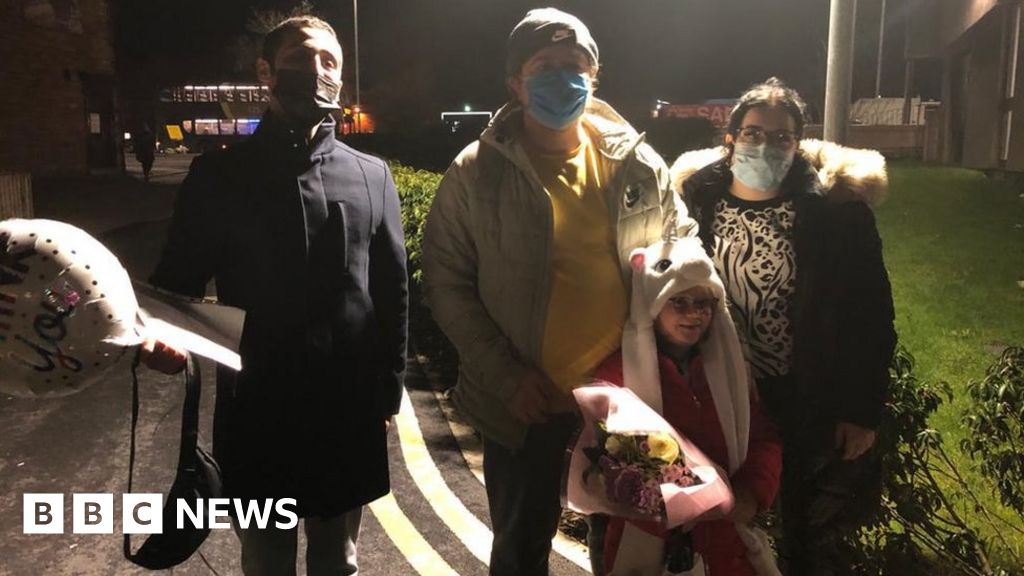 'Hero' student rescues dog walker from drowning in River Ribble - BBC News