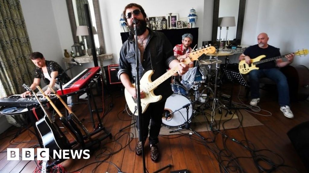 Band spends lockdown playing in Norfolk country house - BBC News