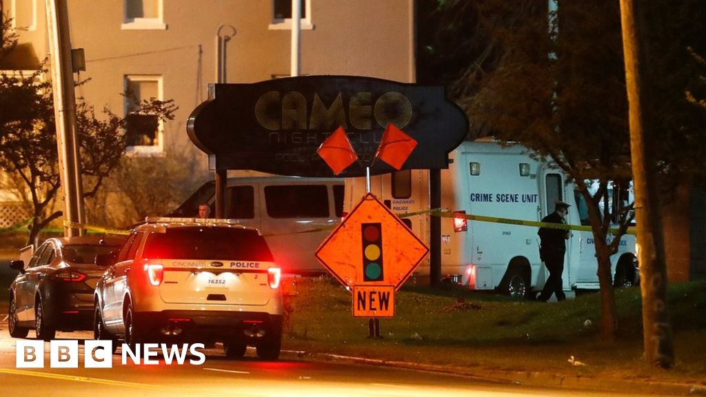 Ohio nightclub shooting: One dead, 15 injured in gunfight - BBC News
