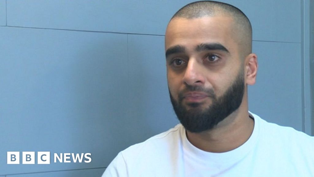 ECB probes Leicestershire cricketer's blackface photo complaint