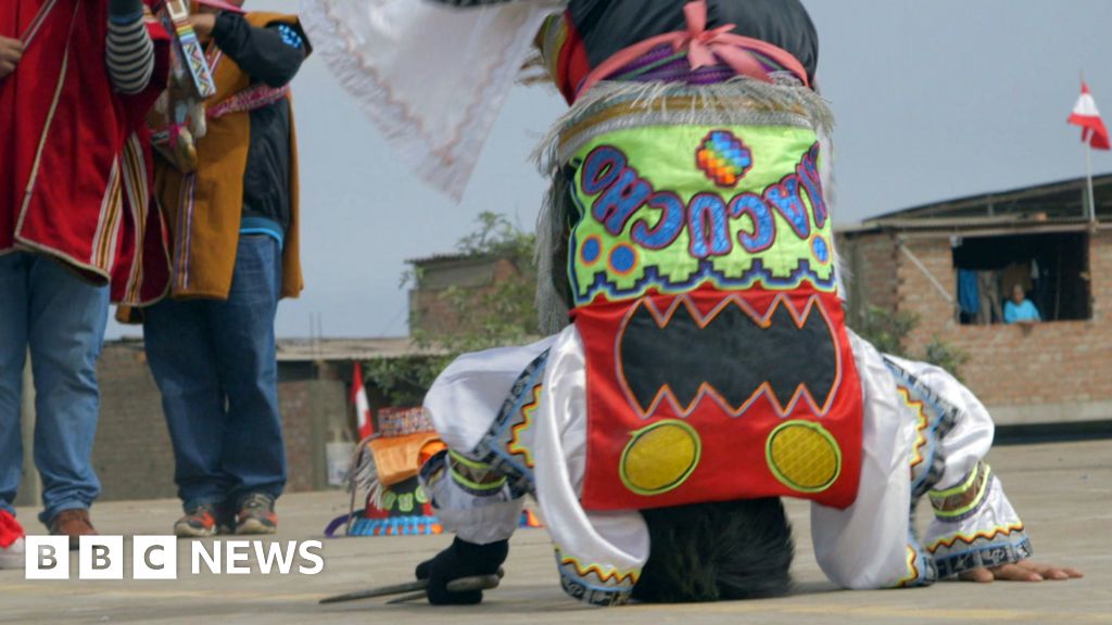 Meet the acrobatic scissor dancers of Peru - BBC News