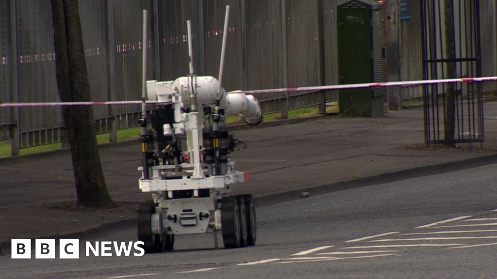 Pipe bomb destroyed in Belfast security alert - BBC News