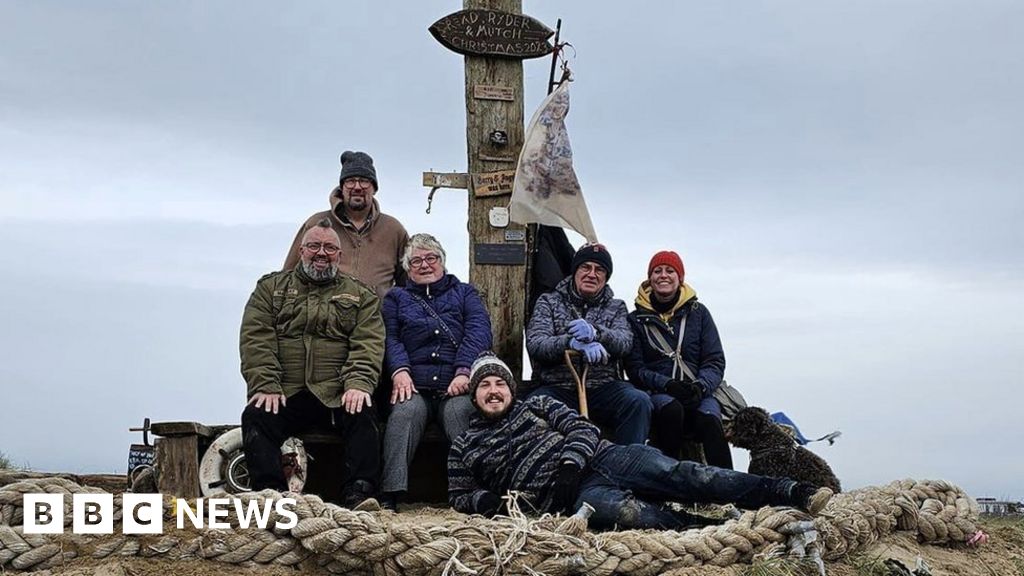 Buck Beck Beach Bench in Cleethorpes rebuilt after storm damage - BBC News