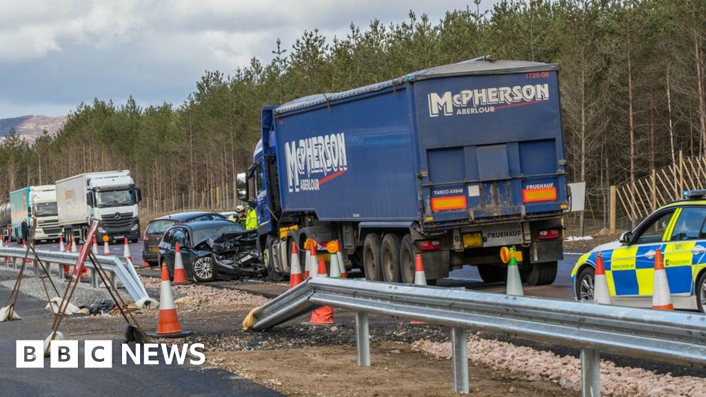 Two cars and lorry in crash on A9 south of Aviemore - BBC News