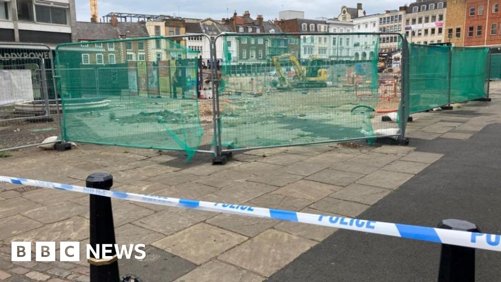 Bomb squad attend Northampton's market square revamp site