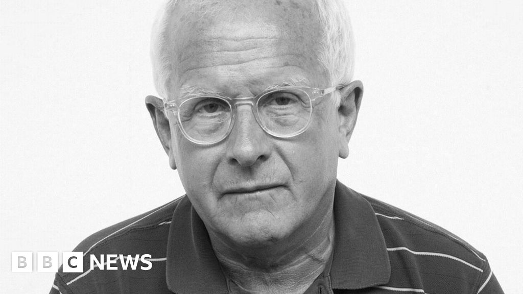 Chris Killip: Harvard professor in Isle of Man exhibition - BBC News