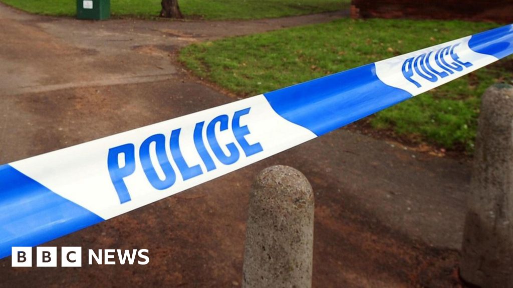 Police bail limit of 28 days comes into force - BBC News