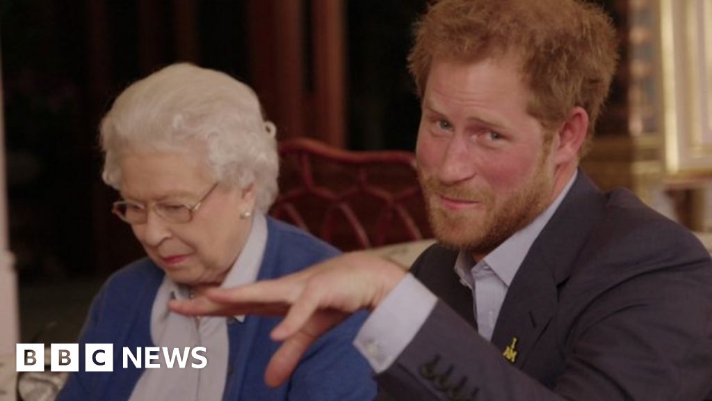 Queen and US President in Invictus Games challenge - BBC News