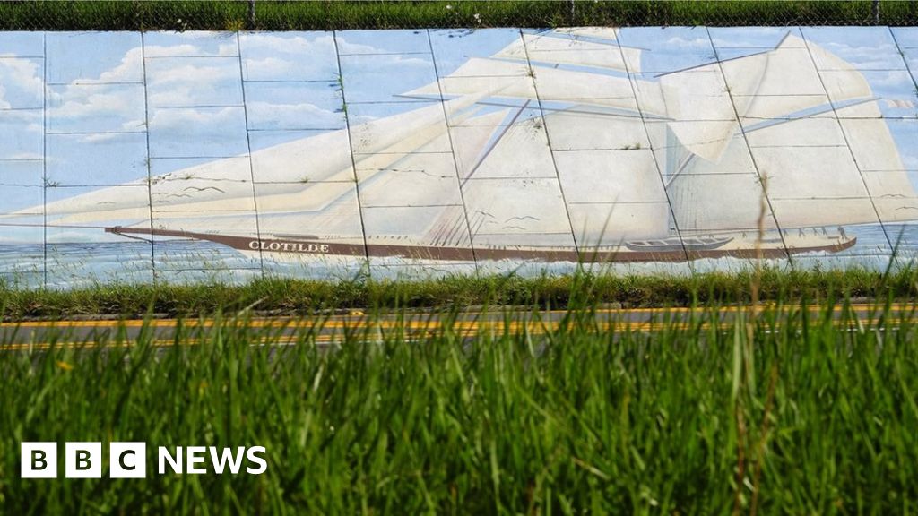 Clotilda wreck: 'Last US slave ship' found in Alabama - BBC News