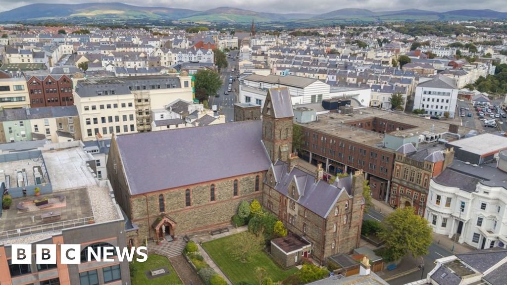 Manx elements to feature in service to grant cathedral status - BBC News