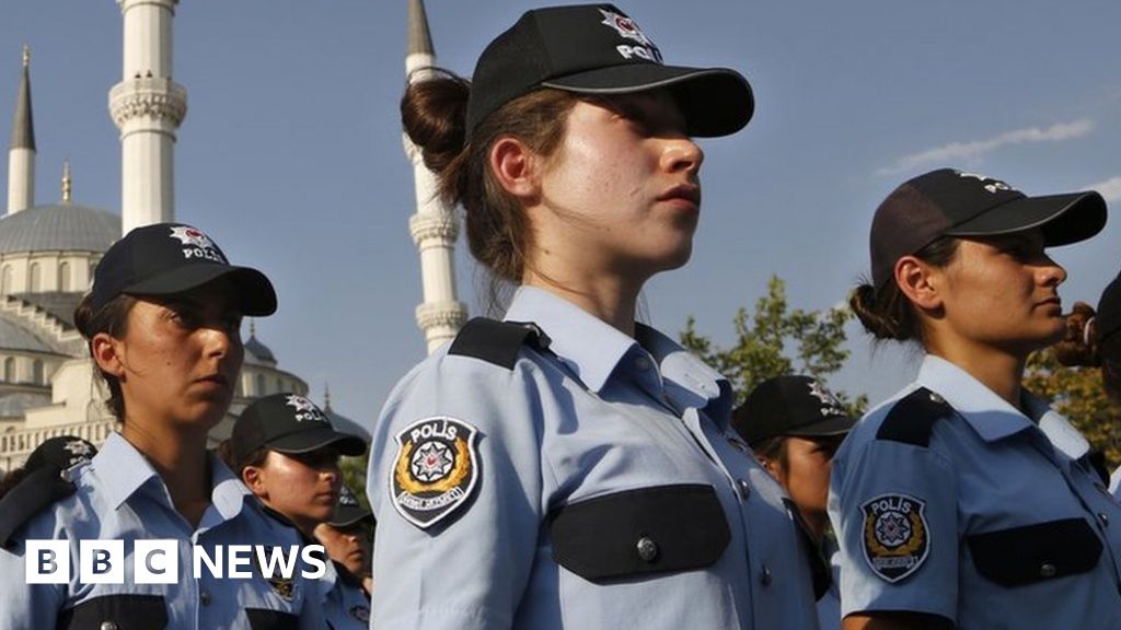 Turkey allows policewomen to wear Muslim headscarf - BBC News