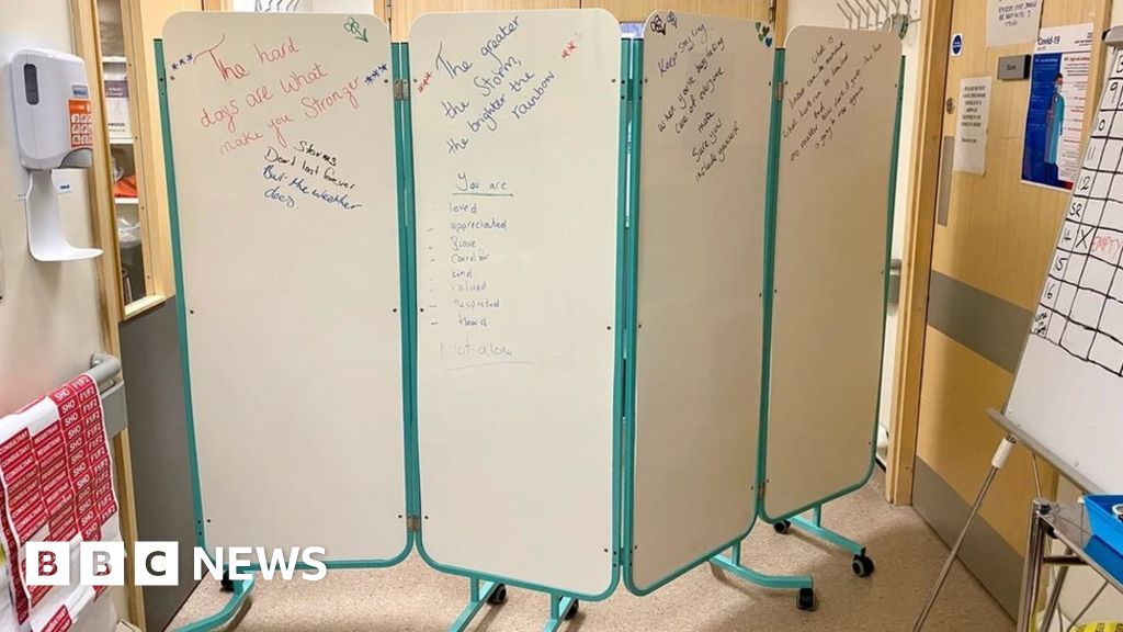 Coronavirus: Blog captures life in James Cook hospital ICU - BBC News