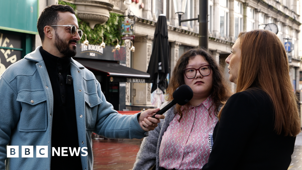 TikTok influencer Aydan Al-Saad wants to break wage taboos - BBC News