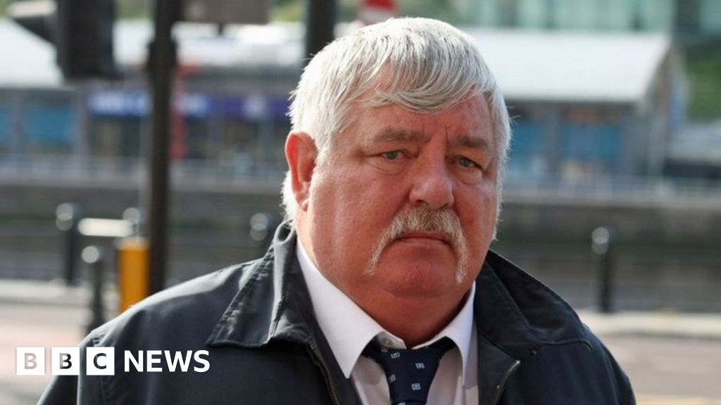 Leslie Turnbull cycle death: Bus driver John Yates banned - BBC News