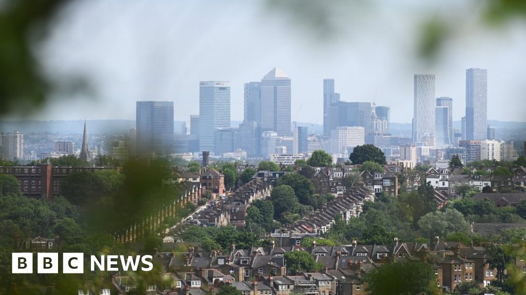 London Assembly: Call for empty buildings to be put to use - BBC News