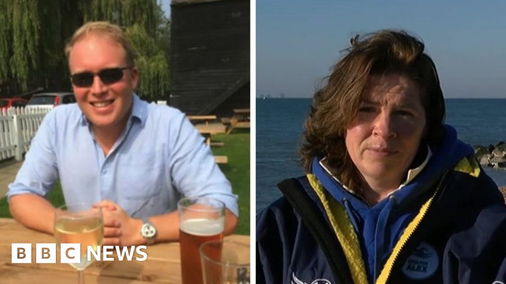 Bowel cancer: Channel swim in memory of Alex South - BBC News