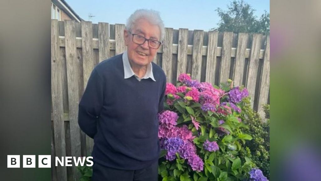 Man killed in Edinburgh gas explosion named - BBC News