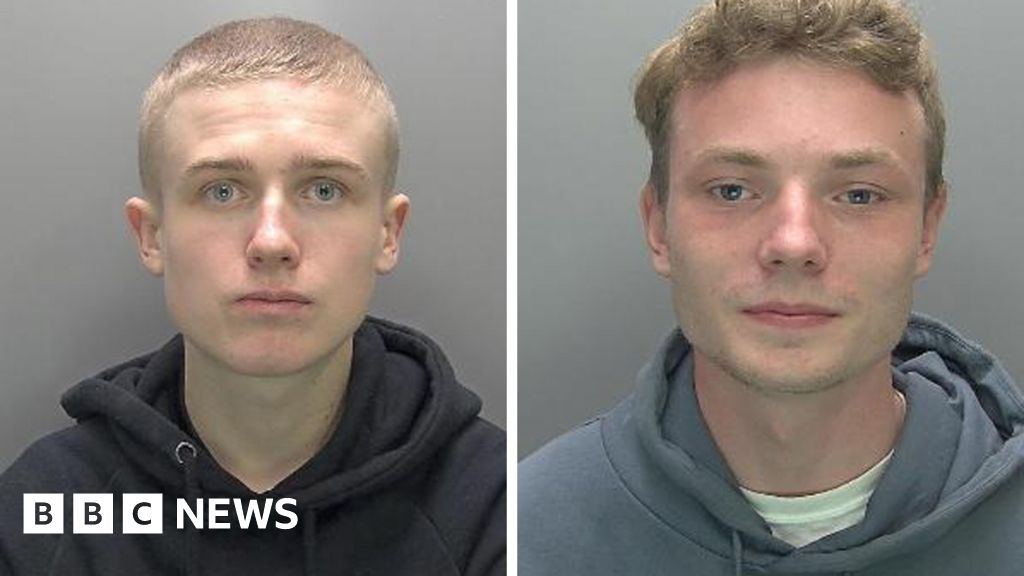 Cambridgeshire men used Grindr app to target and rob victims - BBC News