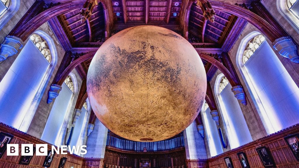 Giant planet Mars artwork installed at Peterborough Cathedral