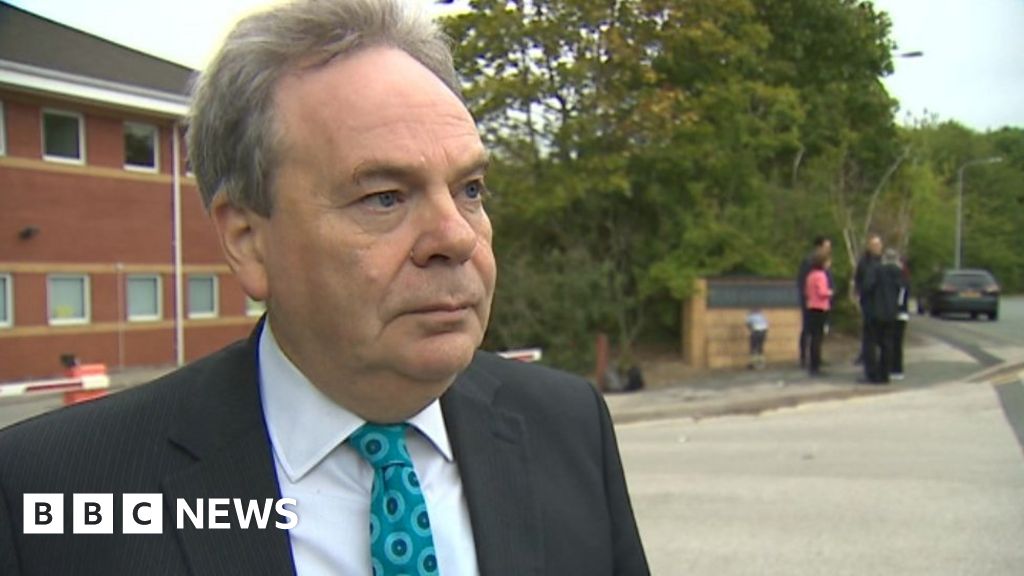 Opposing Brexit could cost me my seat - Labour MP Ian Lucas - BBC News