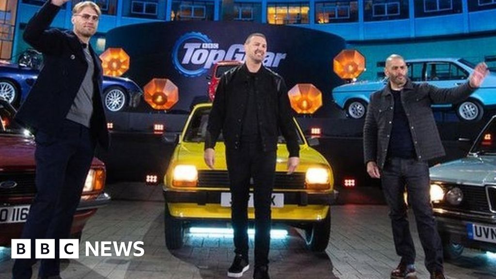 Porsche drivers hit 116mph in Top Gear-style YouTube video - BBC News