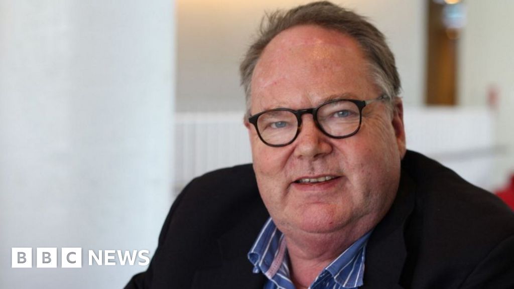 Mark Colvin: 'Giant of Australian journalism' dies - BBC News