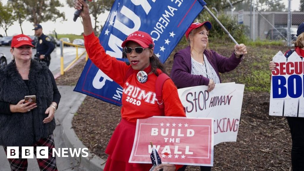 Trump's border wall pledge may be his 'read my lips' moment - BBC News