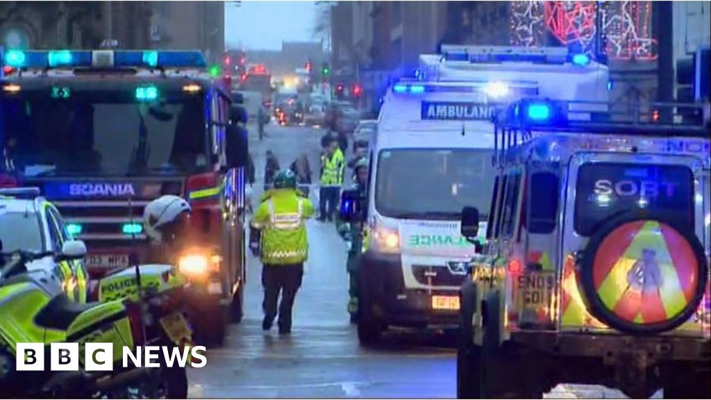 Glasgow bin lorry crash: Speed limited reaction time - BBC News