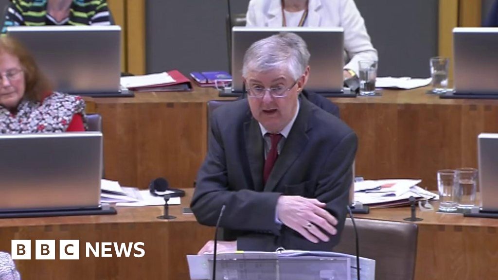 M4 relief road: Why has the Newport motorway been axed? - BBC News