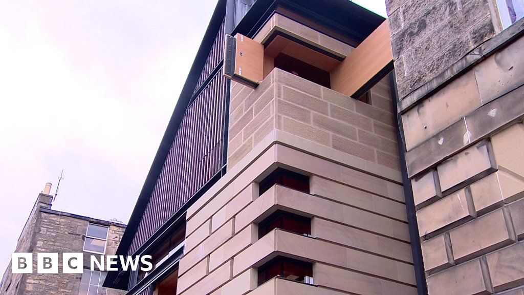 Disappearing walls and hidden bath wins Riba House of the Year - BBC News