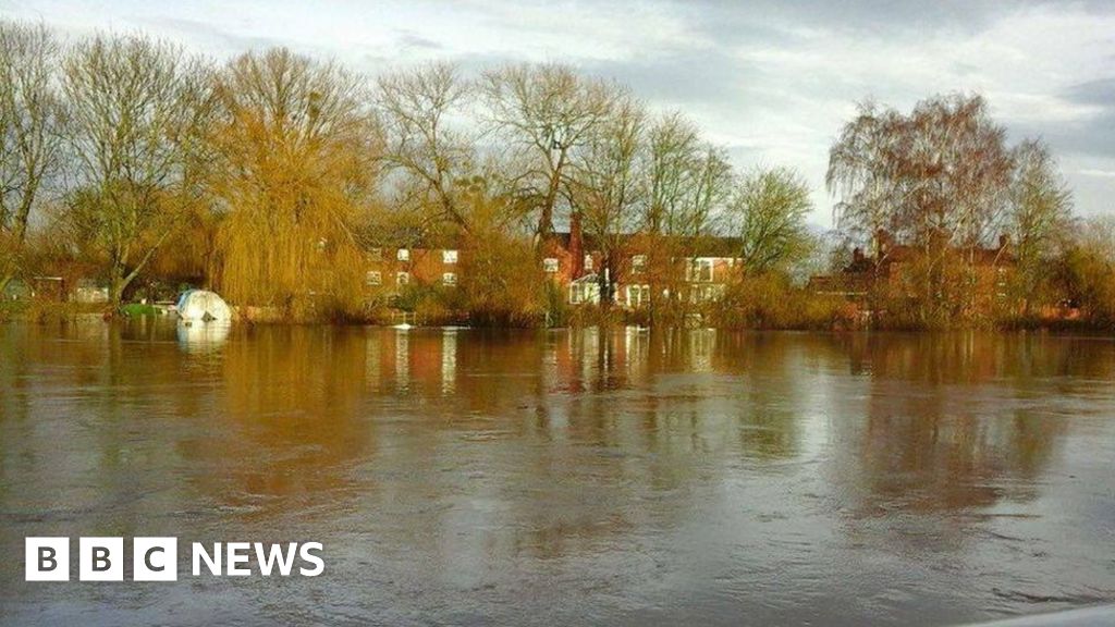 Flood warnings for Severn and Teme in Worcestershire - BBC News