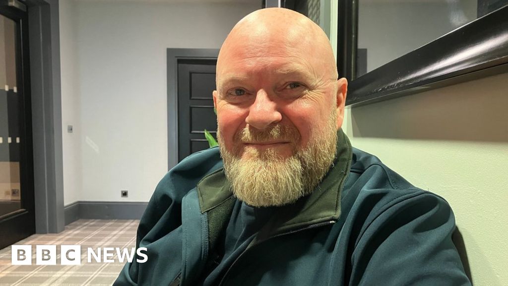 Solihull course supports veterans into civilian jobs - BBC News