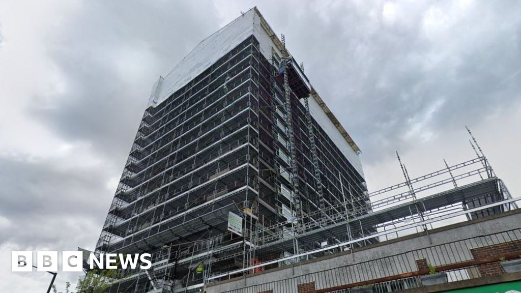 Gilton House: Funding pays for heating after cladding removal - BBC News