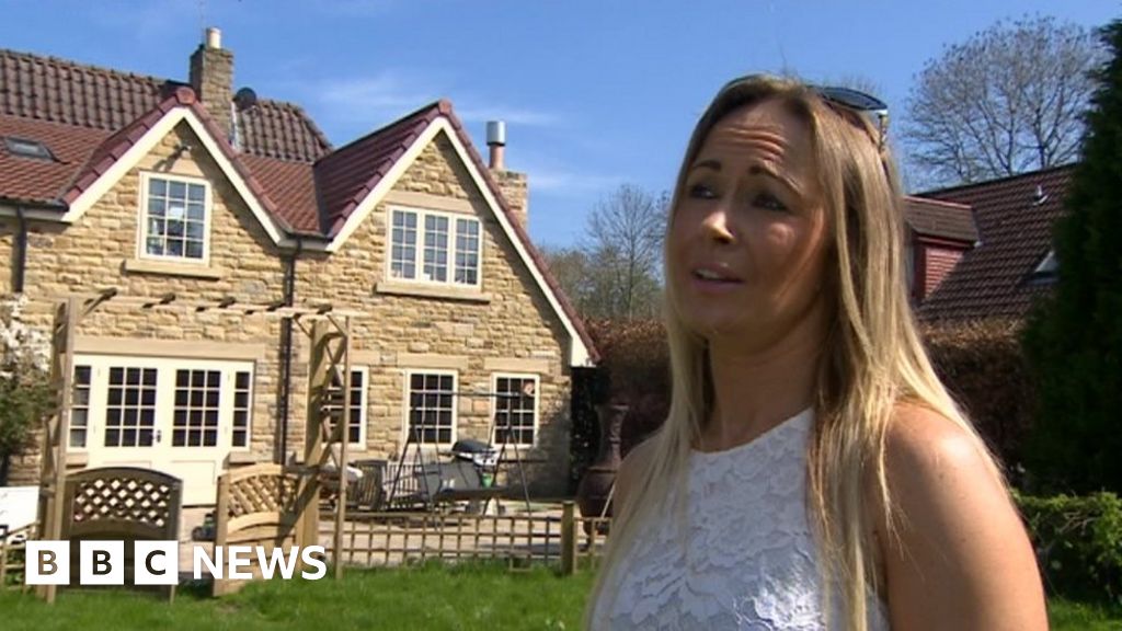 Flooded Corbridge home to be lifted 2.6m off the ground - BBC News