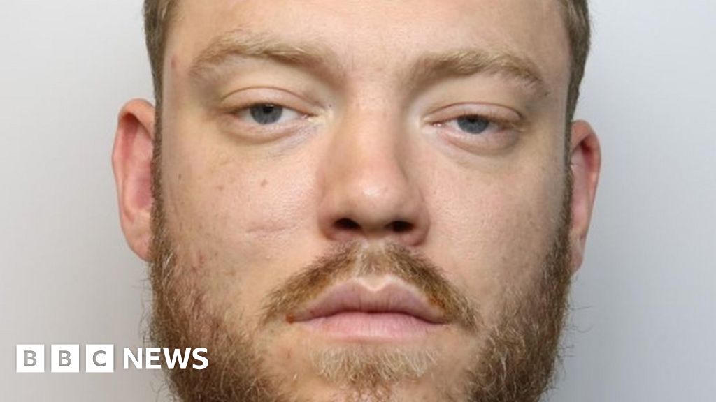 Wiltshire Police appeal for help to trace wanted man - BBC News