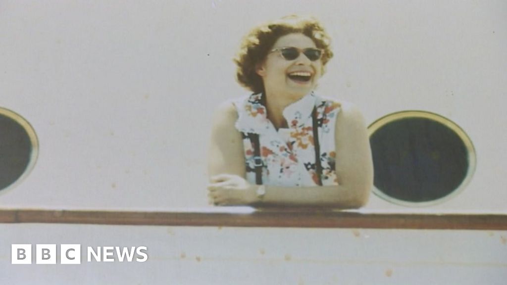 Patrick Lichfield royal photographs document Queen's long reign - BBC News