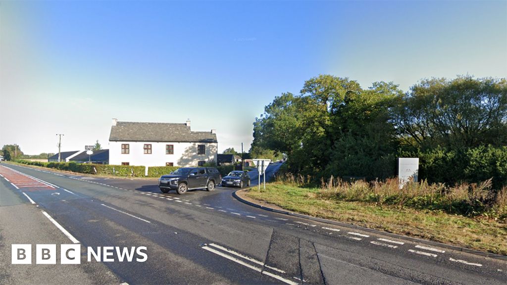 Driver seriously injured after car hits building in East Yorkshire ...