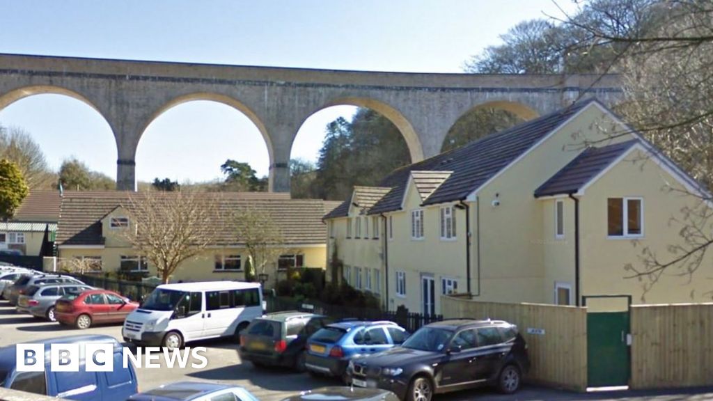 Chelfham Mill school abuse probe to last until spring - BBC News