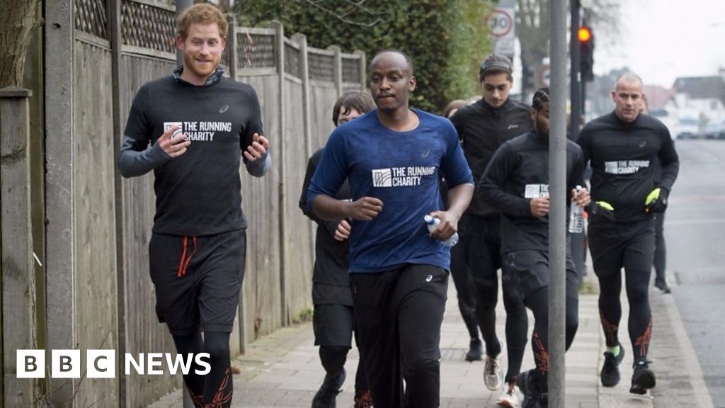 Prince Harry turns heads in his running gear - BBC News
