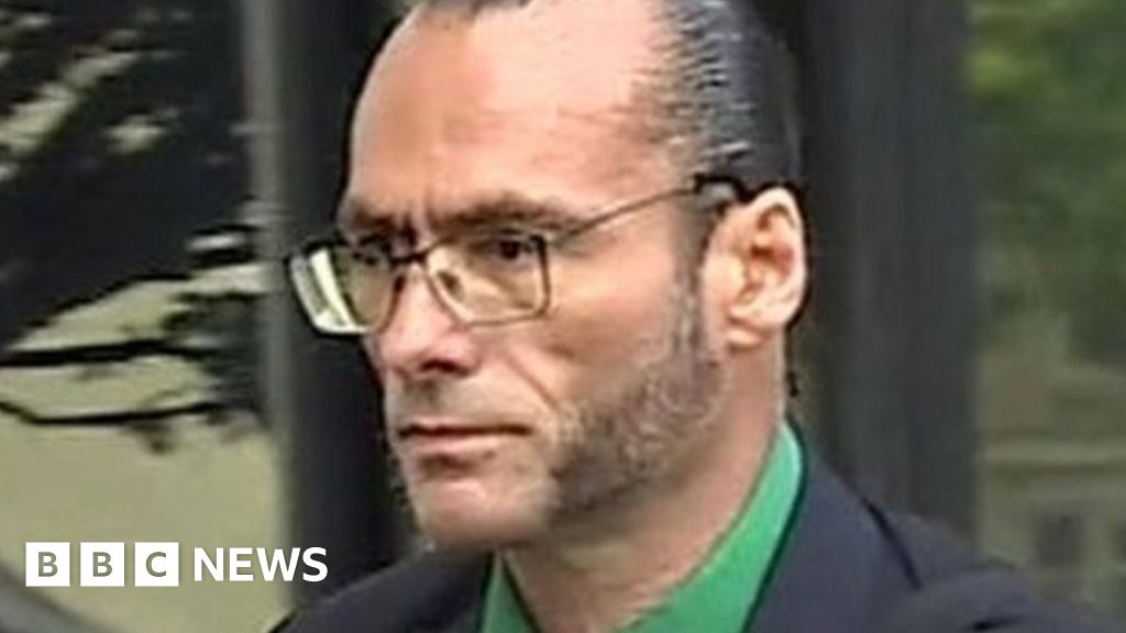 Barristers' strike delays 'racist podcast' trial - BBC News