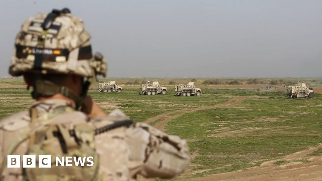 US marine dies in Iraq Mosul rocket attack - BBC News