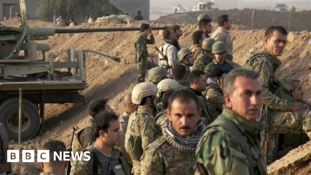 Islamic State conflict: Kurds reclaim Ain Issa in Syria - BBC News