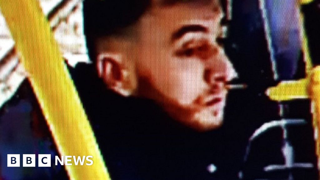 Dutch shooting: Utrecht police arrest suspect after three killed - BBC News