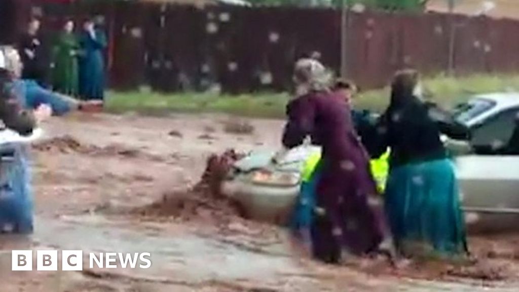 Five missing after Utah floods - BBC News