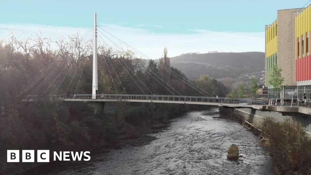 Pontypridd footbridge backed in town revival plan